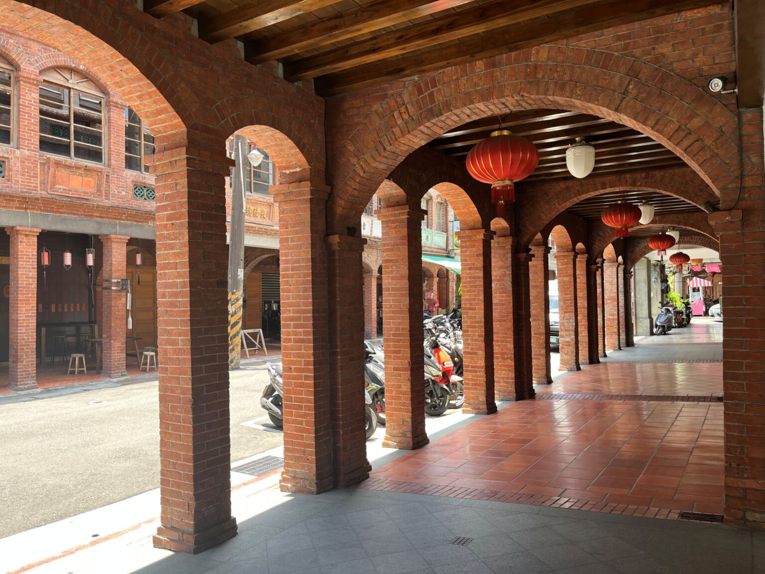 How To Explore Dihua Street: Best Things To See, Eat, and Do (迪化街 ...