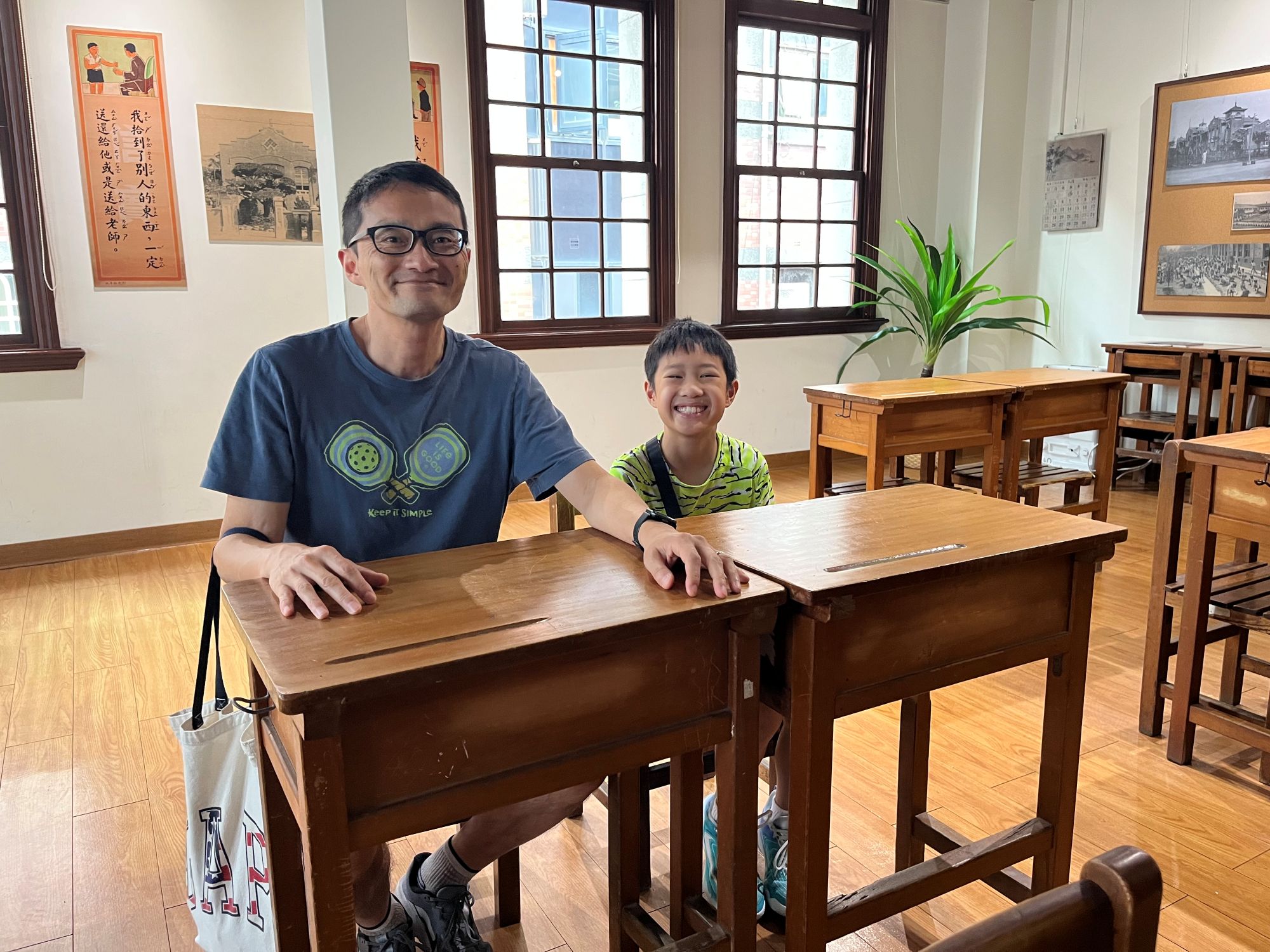 18 Best Things To Do In Dihua Street, Taipei (迪化街） – Graceful Chimes